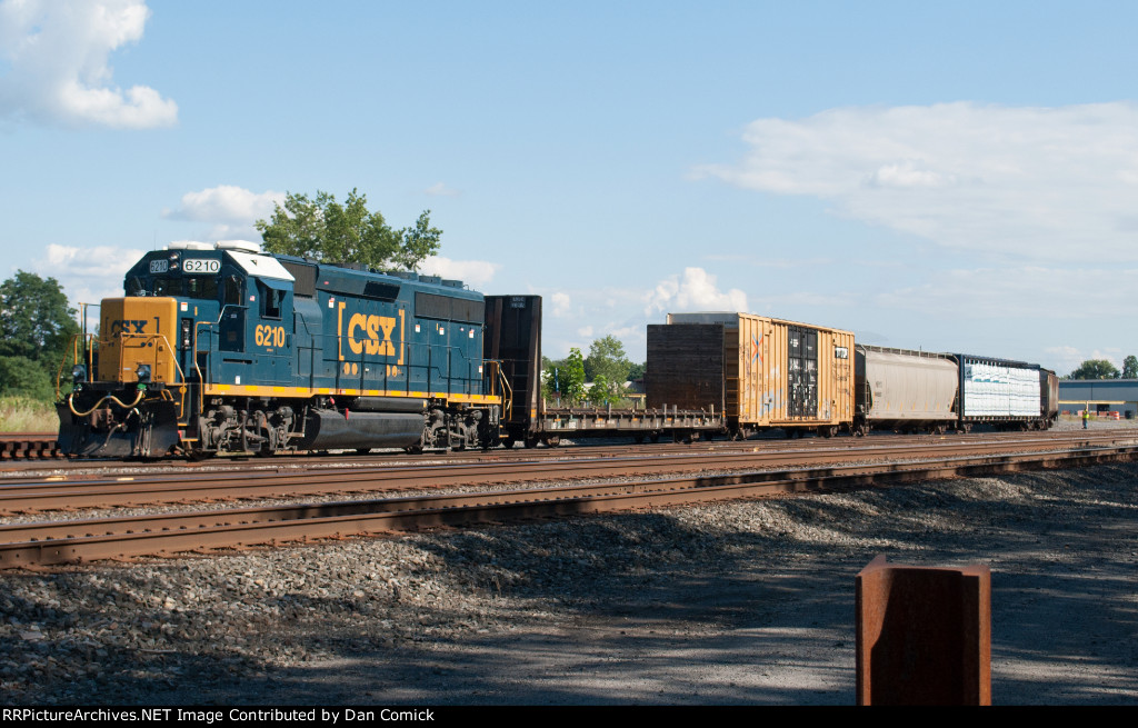 B760 with CSX 6210 Works at Burdeck St.